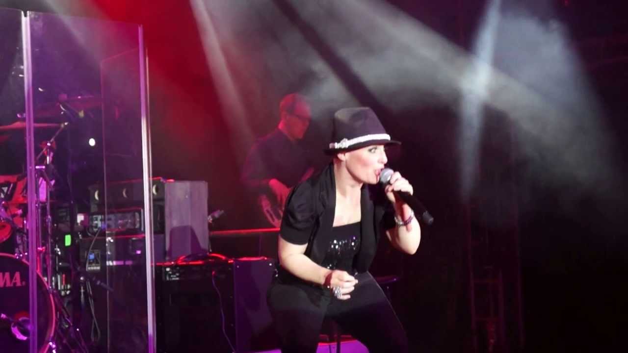 Toni Warne (The Voice) - 'Nobody's Perfect' (1080p) - YouTube