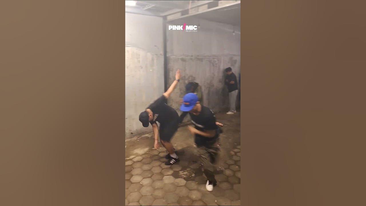 CIRCLE PIT 💪🏻 #moshpit #violencedance #moshing #twostep #hc #gigs #hardcoreshow #mosh - YouTube