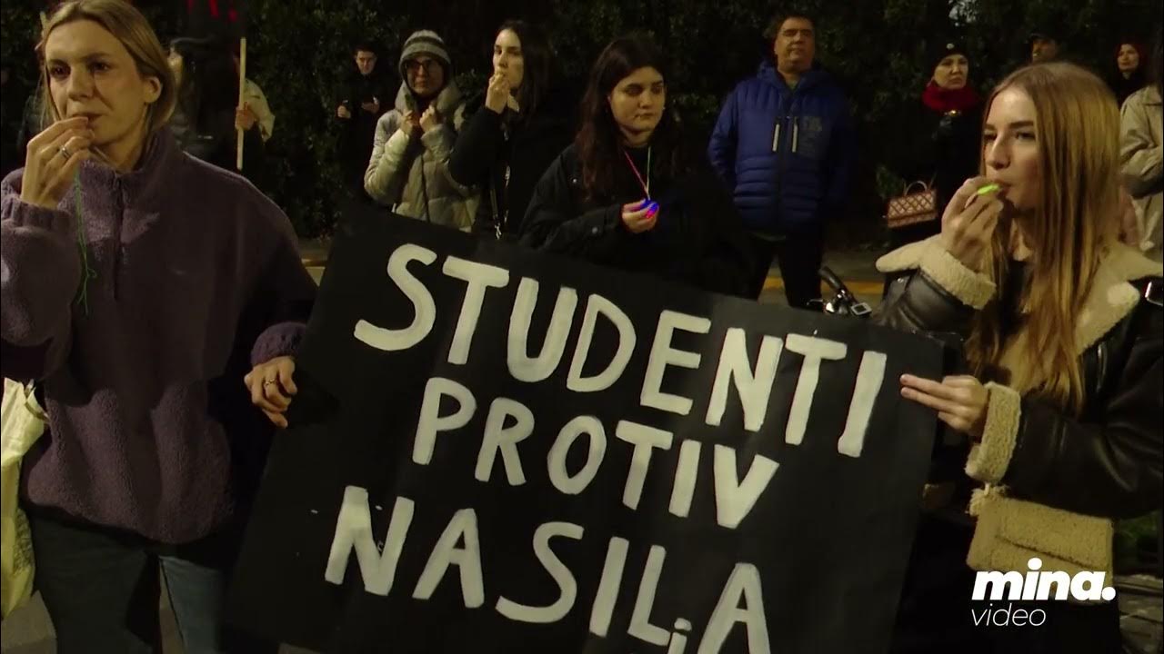 Studenti blokirali ulicu ispred Pravnog fakulteta - YouTube