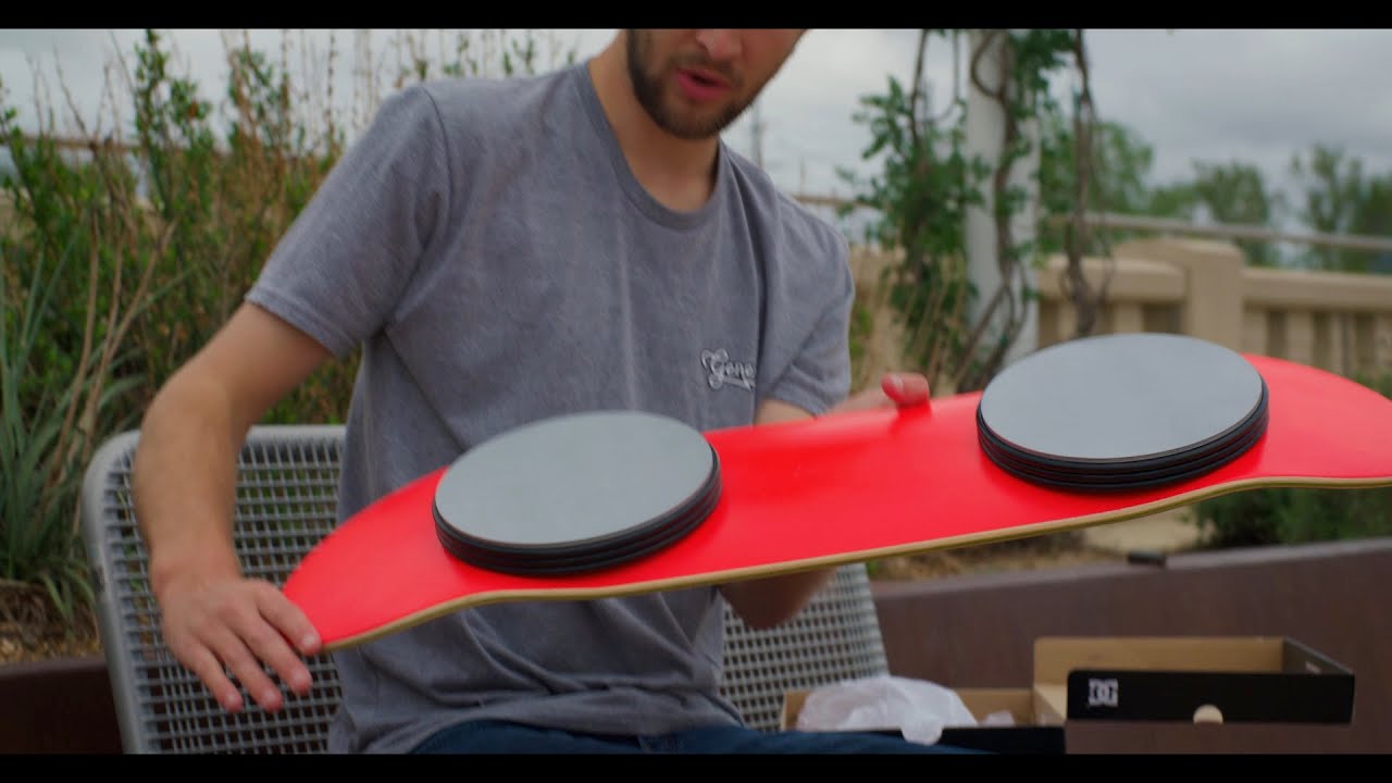 Hoverboards Exist! - Intro Scene from Married with Children (2018 ...