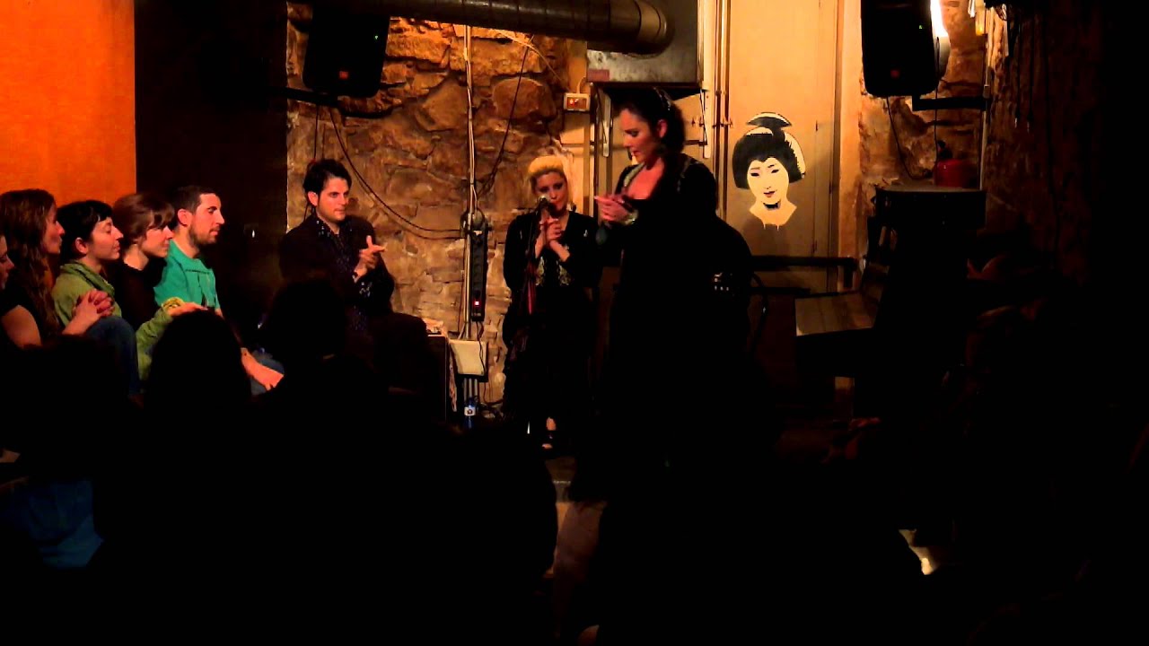 Flamenco show in a bar in Barcelona - YouTube