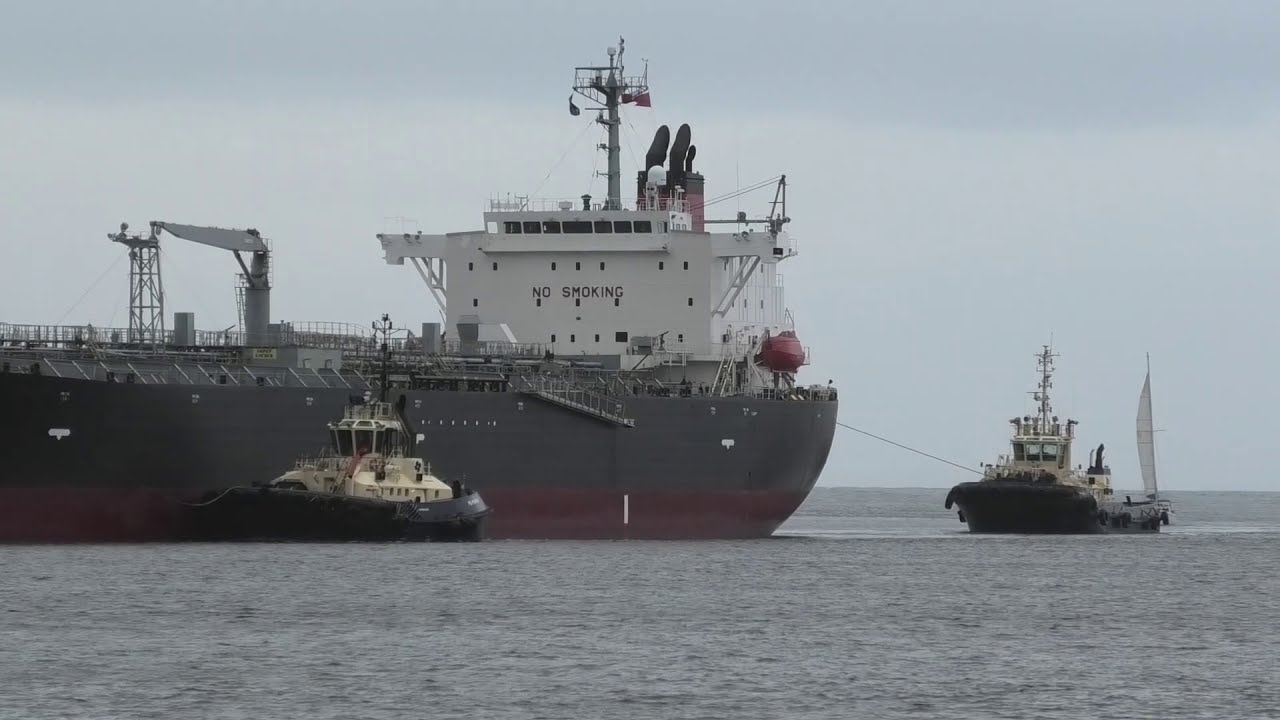Oil tanker and two tugs 180 degree turn and reverse docking - YouTube