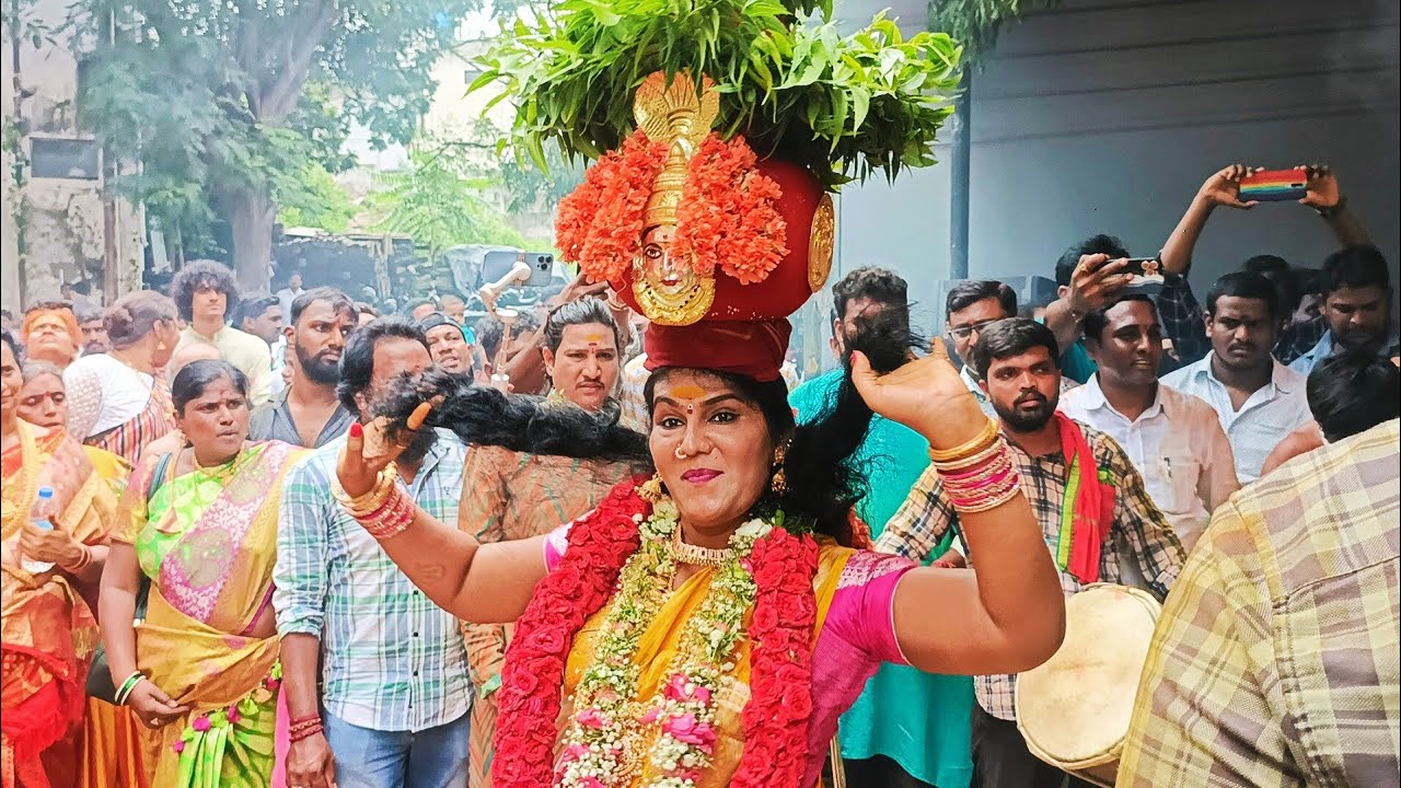 Jogini shyamala bonam | Shyamala Devi bonam dance - YouTube