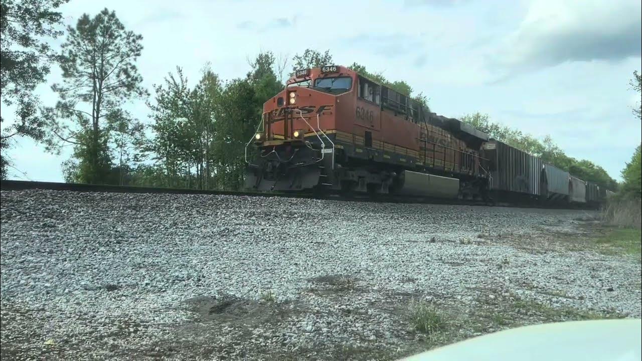 #csx #train B202 #bnsf 6346 and DPU CP 9832 empties to mulberry detector at the end of - YouTube