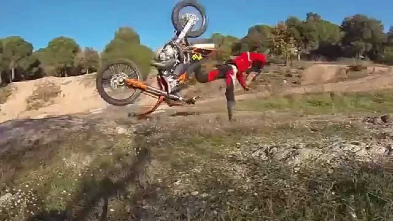 Viral Video UK: Epic dirtbike handlebar fail - YouTube