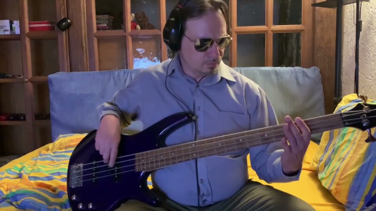 Jan Hammer: Miami Vice Theme (bass cover) Chords - Chordify