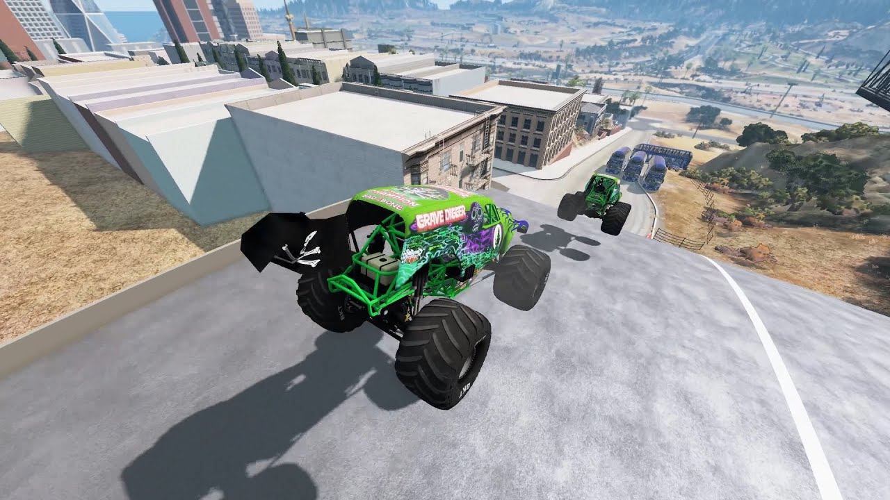 BIGFOOT Monster Jam Freestyle Monster Trucks Racing Jump and Crashes ...