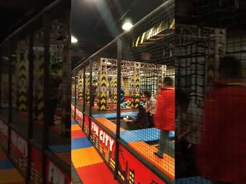 Neiz @ Fun City Circuit Makati - YouTube