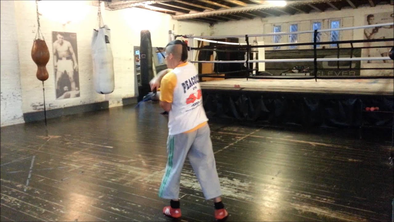 Some basic skipping - YouTube