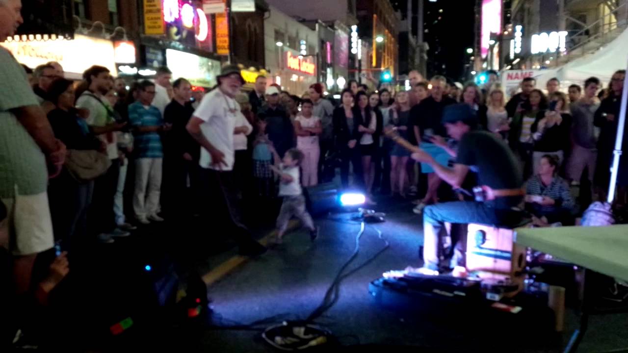 Juzzie Smith Toronto busker feast - YouTube