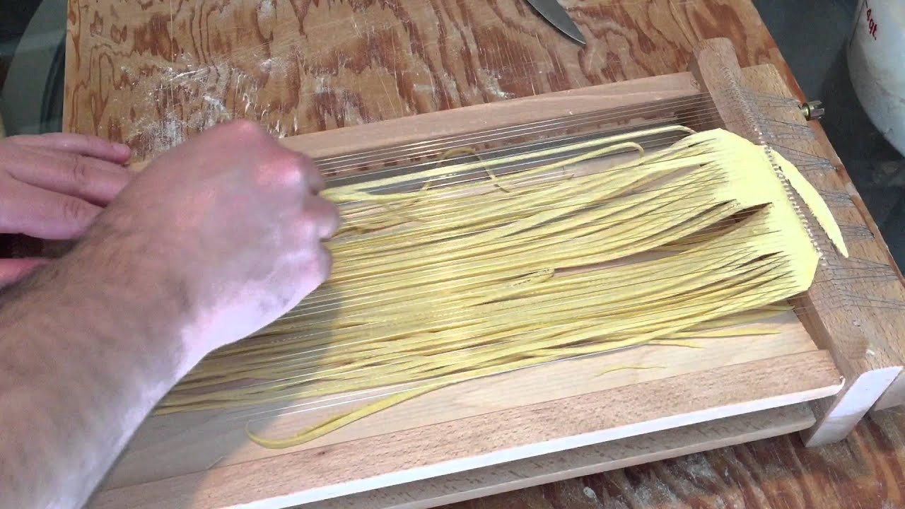 How to make handmade spaghetti alla chitarra with summer tomatoes and ...
