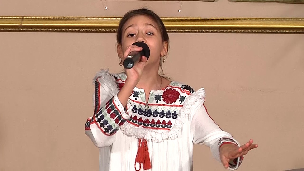 ADNANA MARINA MOCANU - HORA DIN MOLDOVA - YouTube