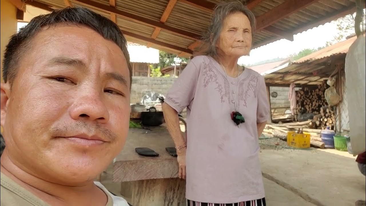 mus nrog niam thiab kwv keo lawv noj sus ua ke zoo siab heev li - YouTube