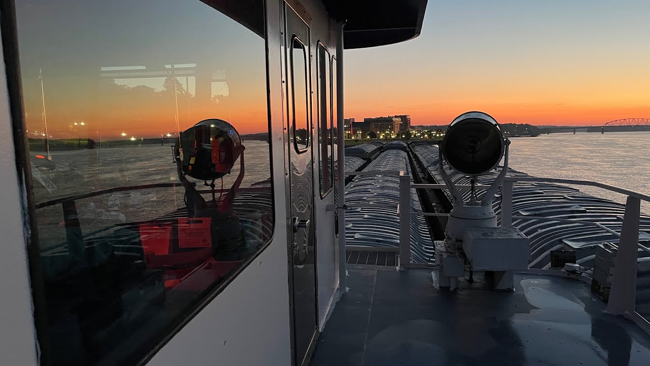 Captain’s View of Mississippi River - YouTube
