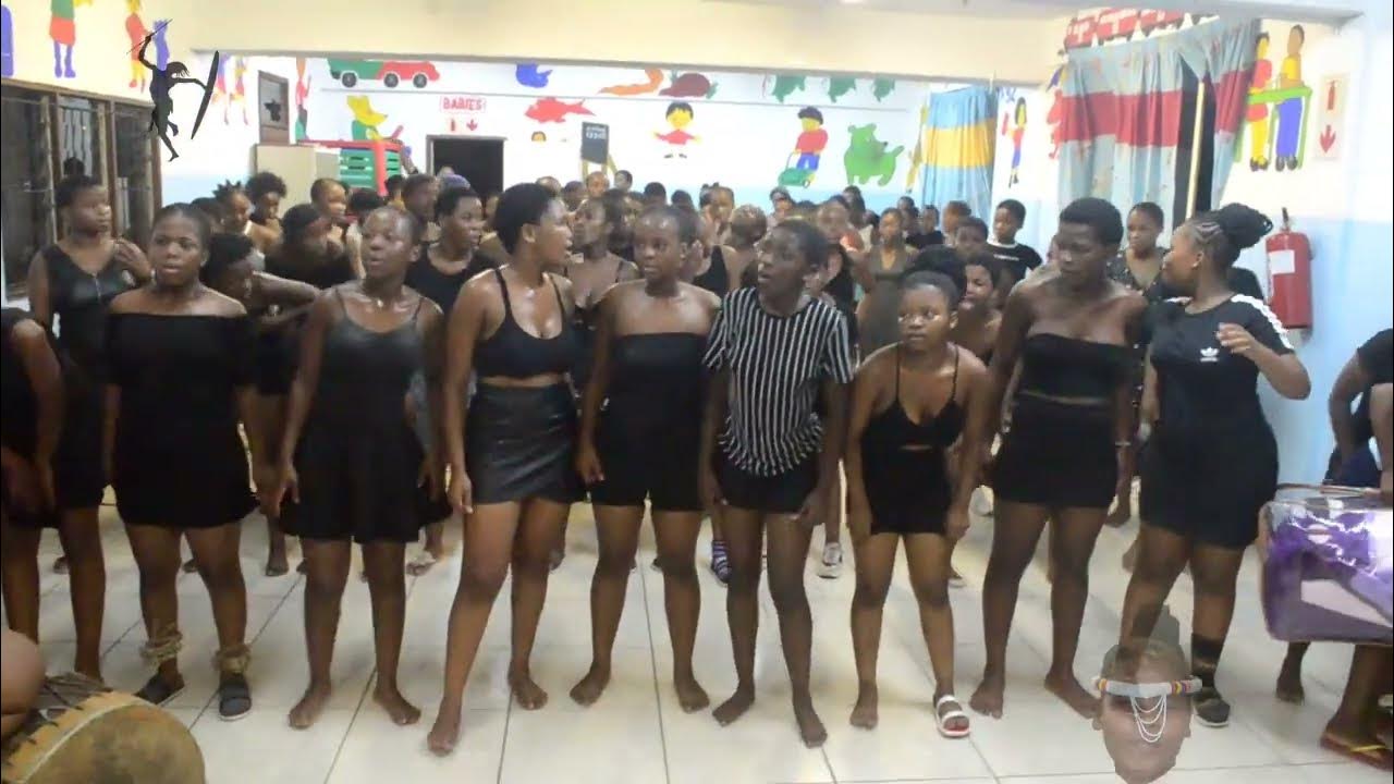 zulu virgins traditional dance - YouTube