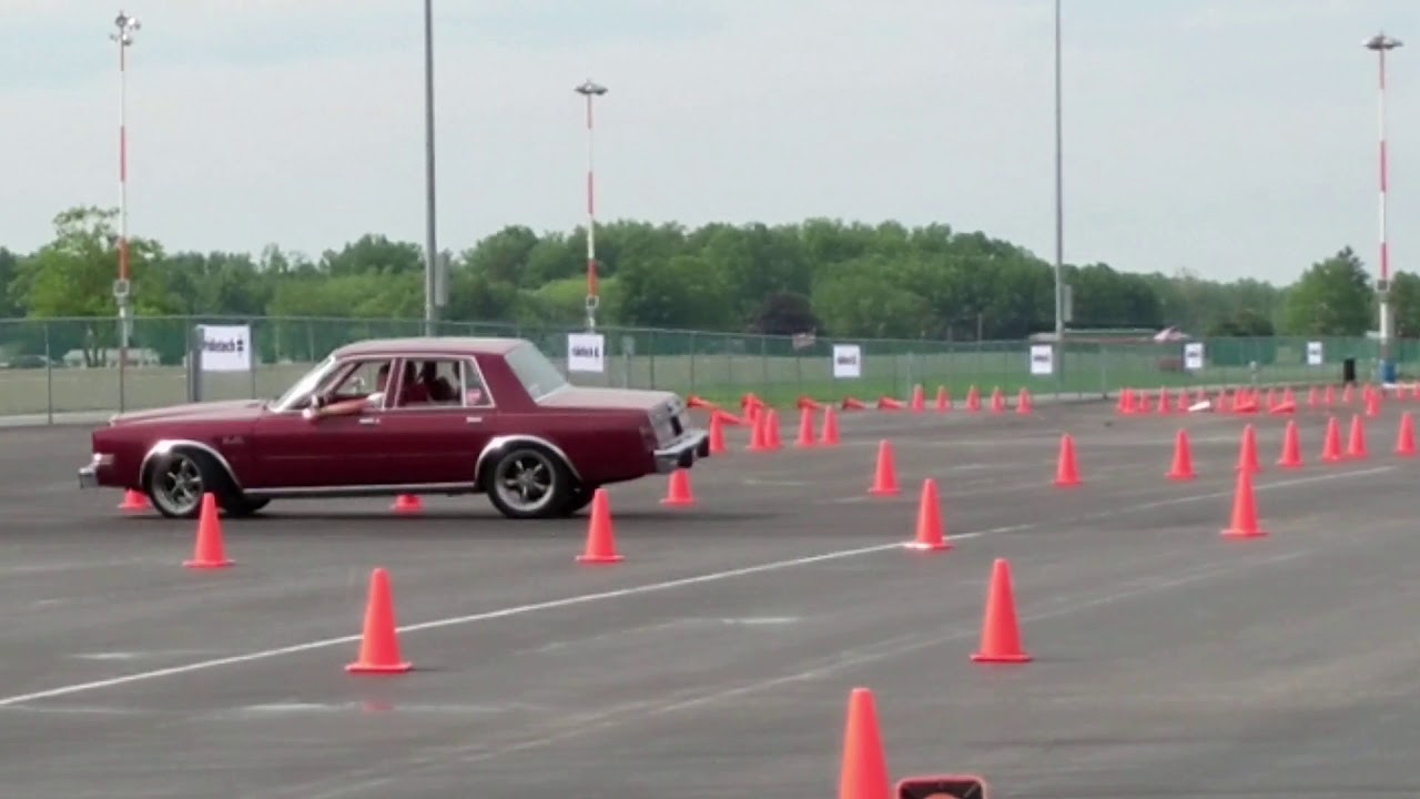 Autocross Plymouth GranFury - Diplomat Super Summit 2019 - YouTube