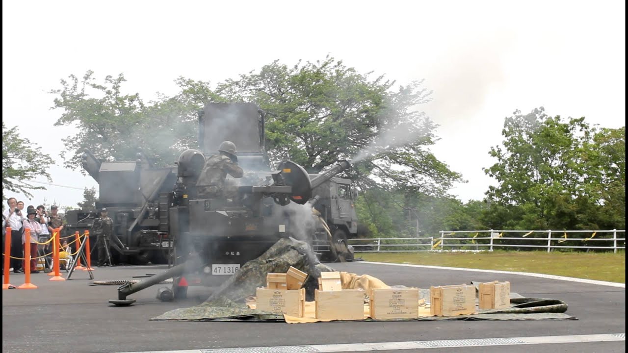 20mm対空機関砲（VADS－Ⅰ改）空包射撃 饗庭野分屯基地 2012年5月20日 - YouTube