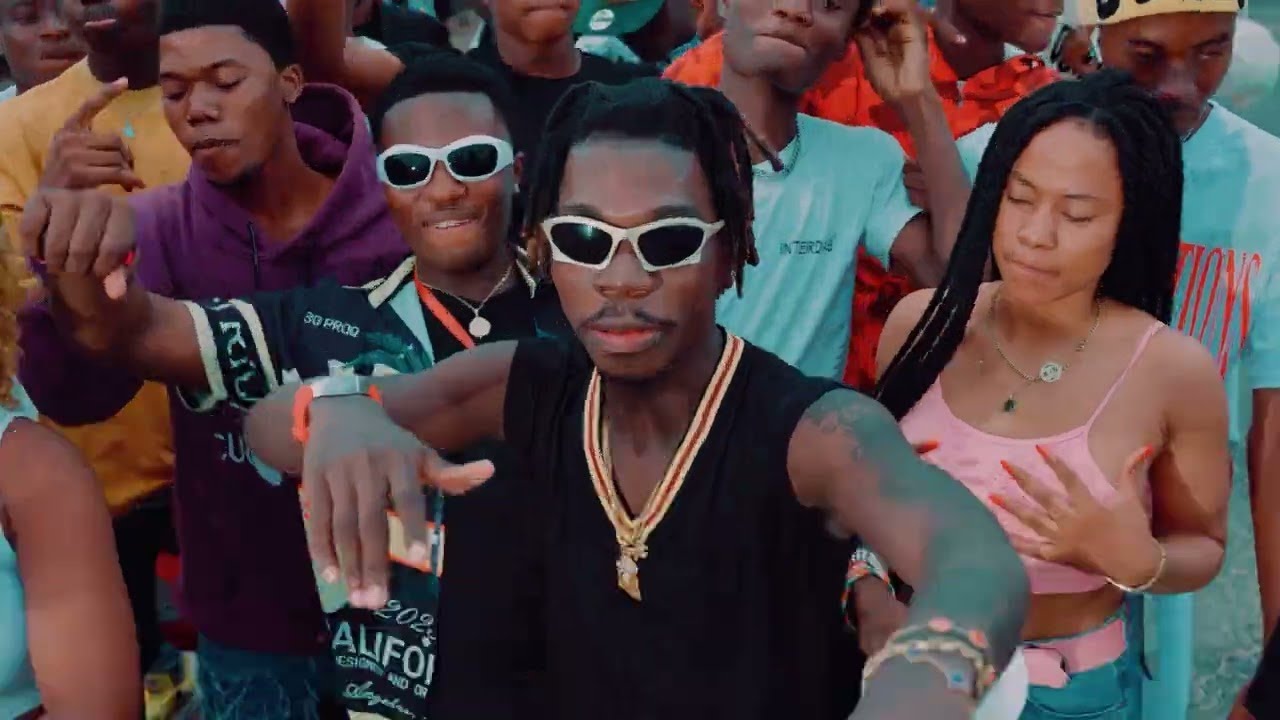 Conii gangster - TOUT PASS (clip officiel) - YouTube Music