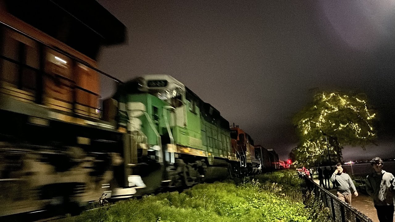 NICE LASHUP! BNSF Mixed Train North W/ Ex BN Unit @ White Rock BC ...