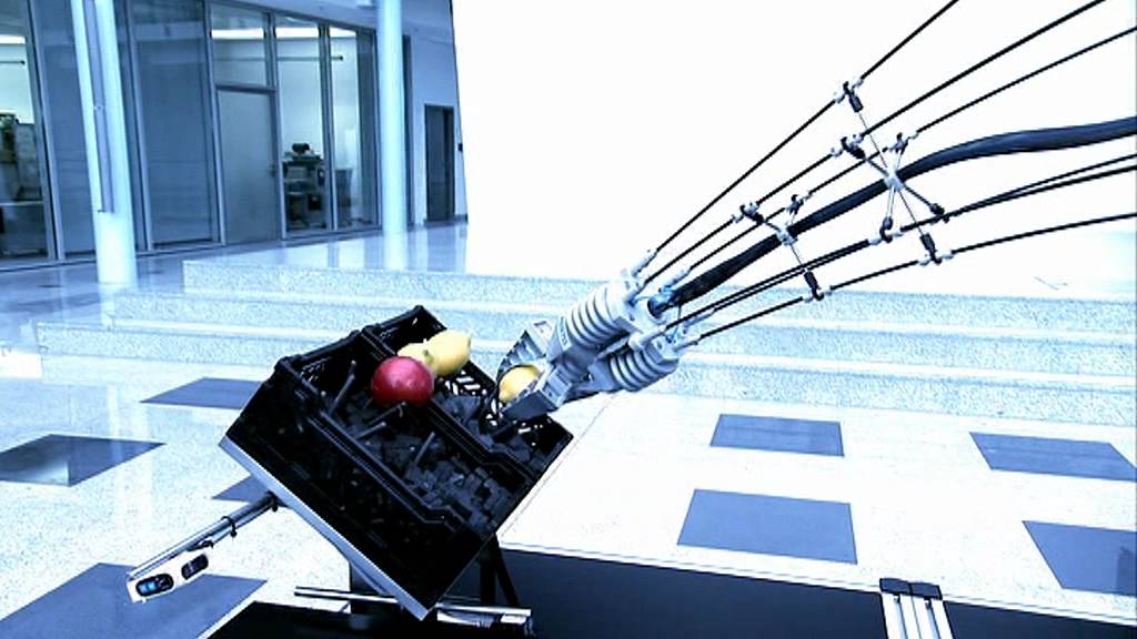 Festo Bionic Tripod - YouTube