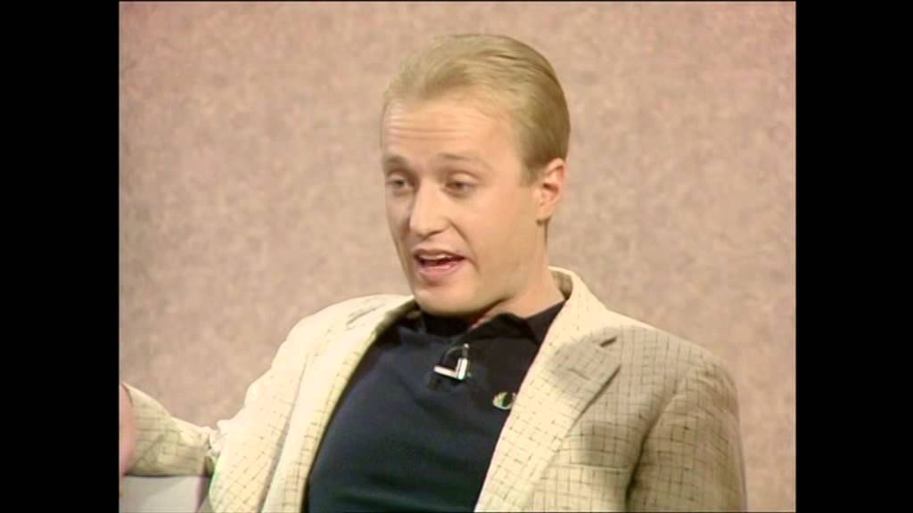Ade Edmondson December 1986 - YouTube