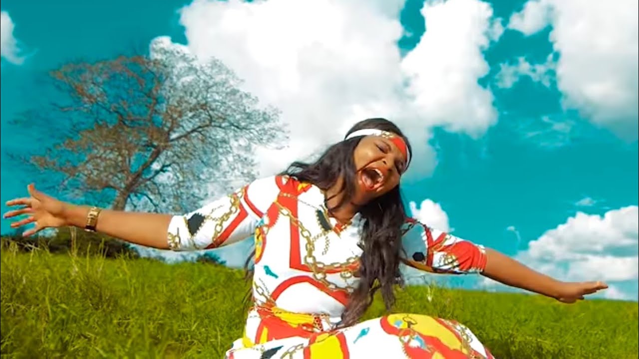 lady bee - Ananipenda (Official Video) - YouTube