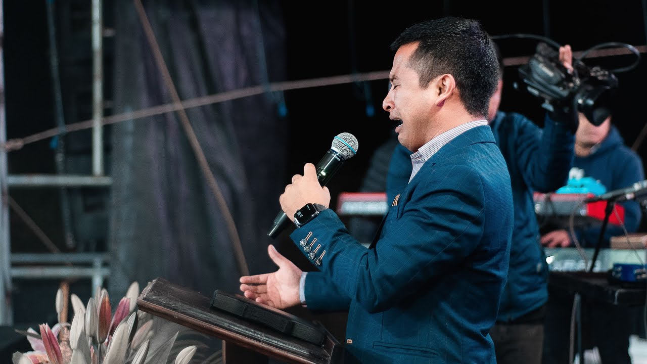 Maynor Morales Junto al Ministerio Emanuel cantos que edifica tu vida - YouTube