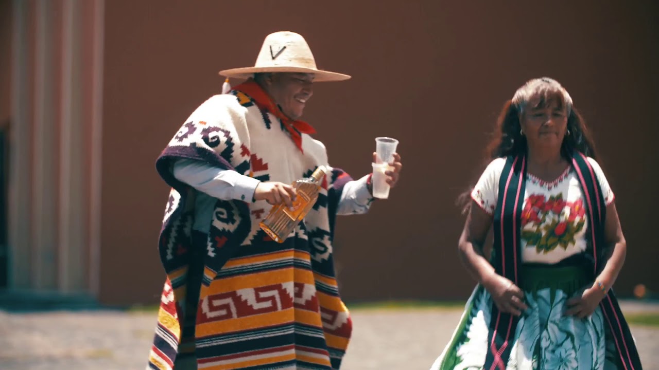 Banda Zirahuen La Comadrita 2019 estreno - YouTube
