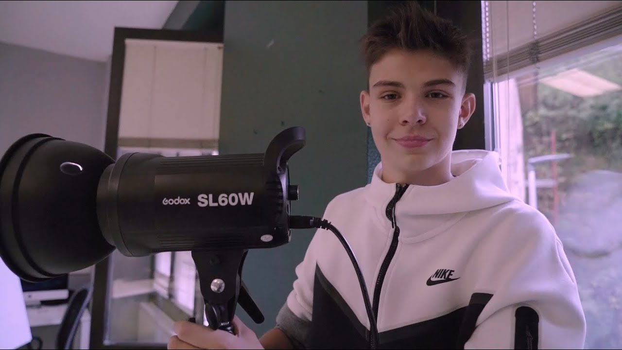 Operatore Grafico Ipermediale - Zanardelli Education - YouTube