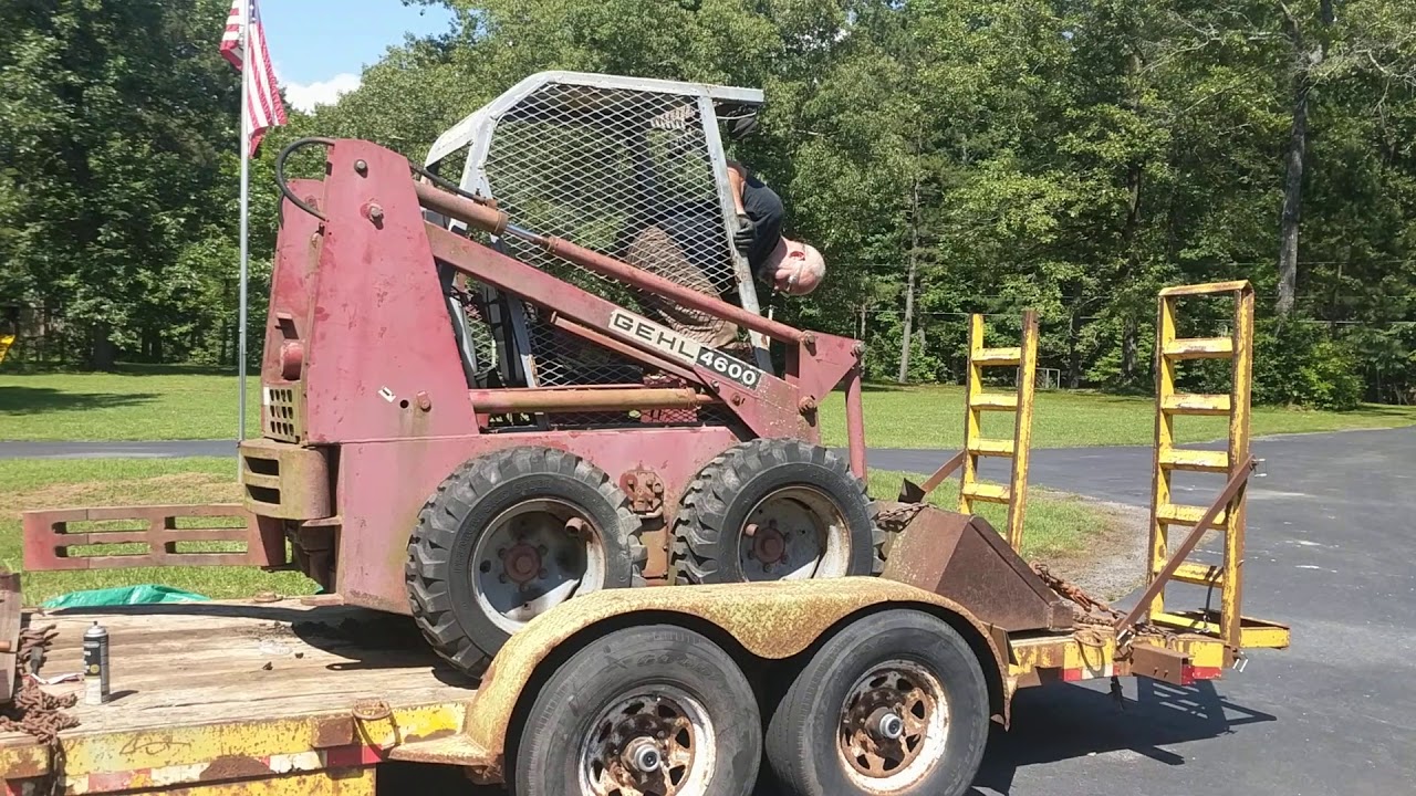 Gehl 4600 perkins diesel. - YouTube