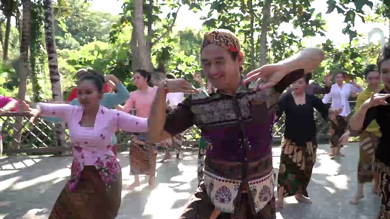 Bungong Jeumpa & Bubuy Bulan by Monostereo | Zumba | Mandji Bali with ...
