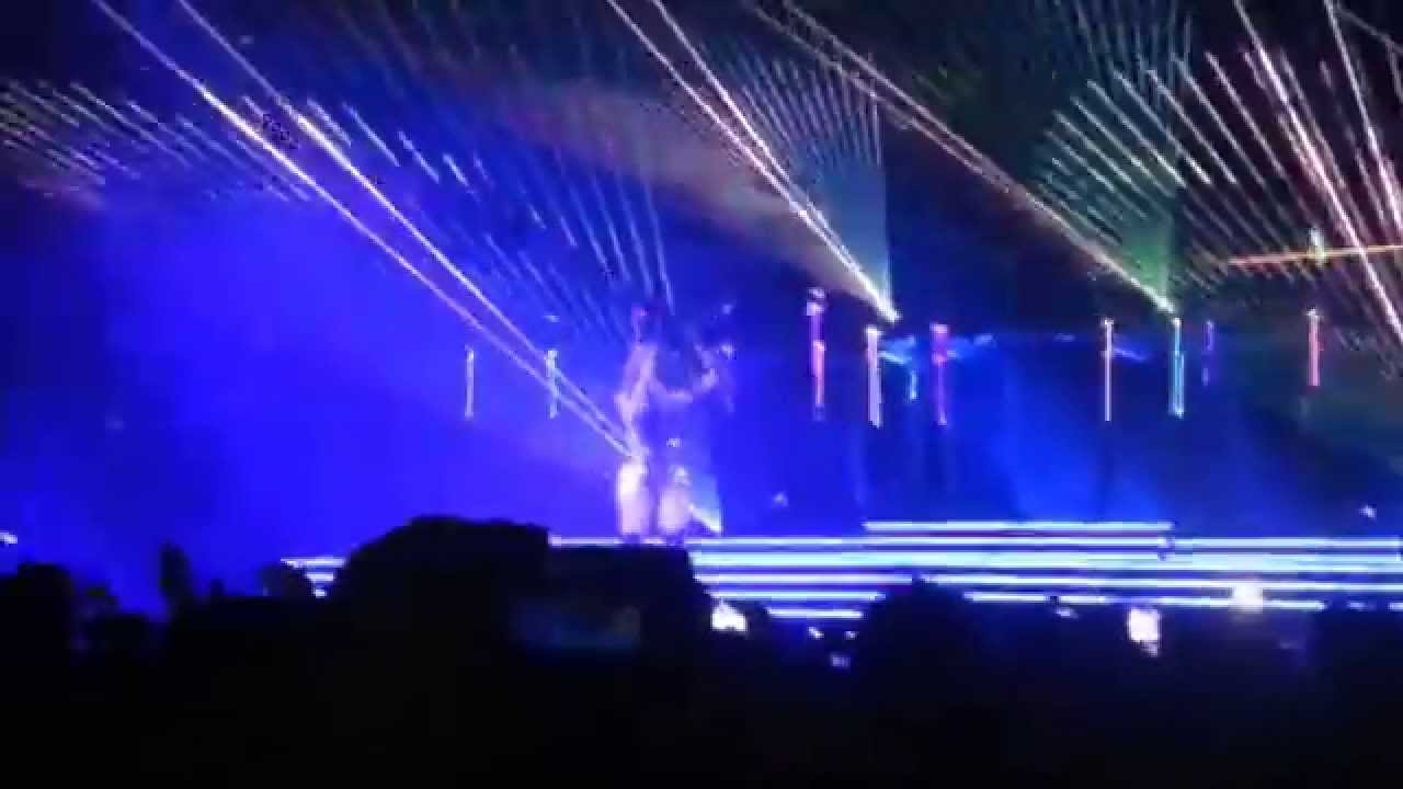 Kylie o2 Kiss me once tour - 1st Oct 2014 - YouTube