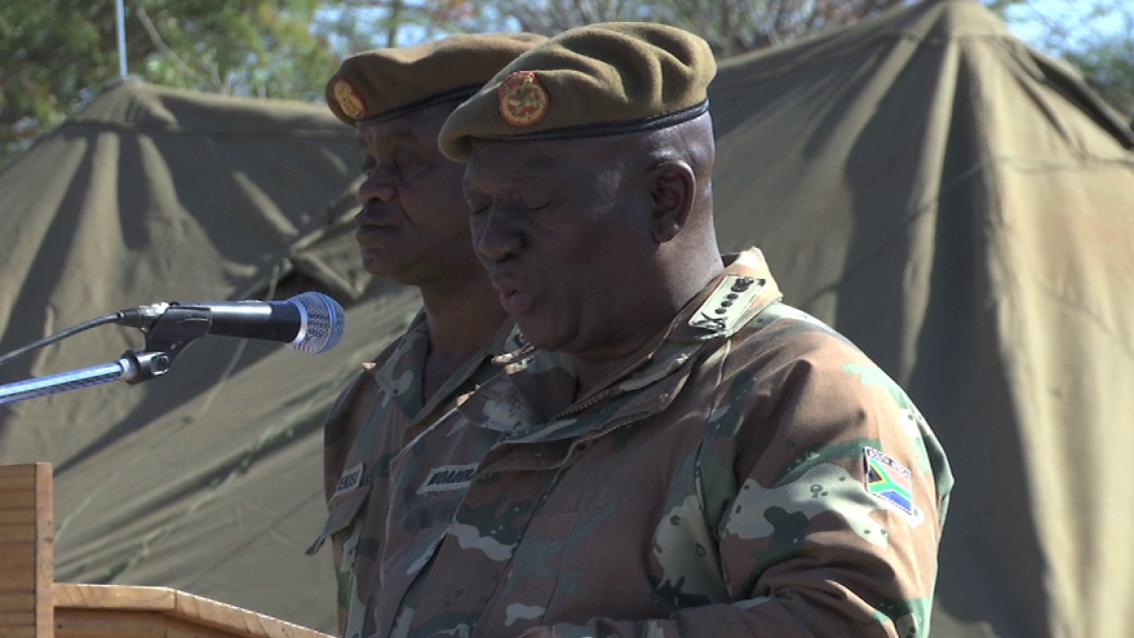 Chief Logistics Lt Gen Moadira Farewell Parade - YouTube