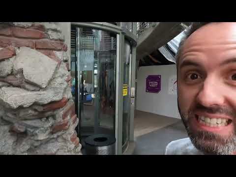 Een ritje met de lift in Science City in Kansas City, Missouri.