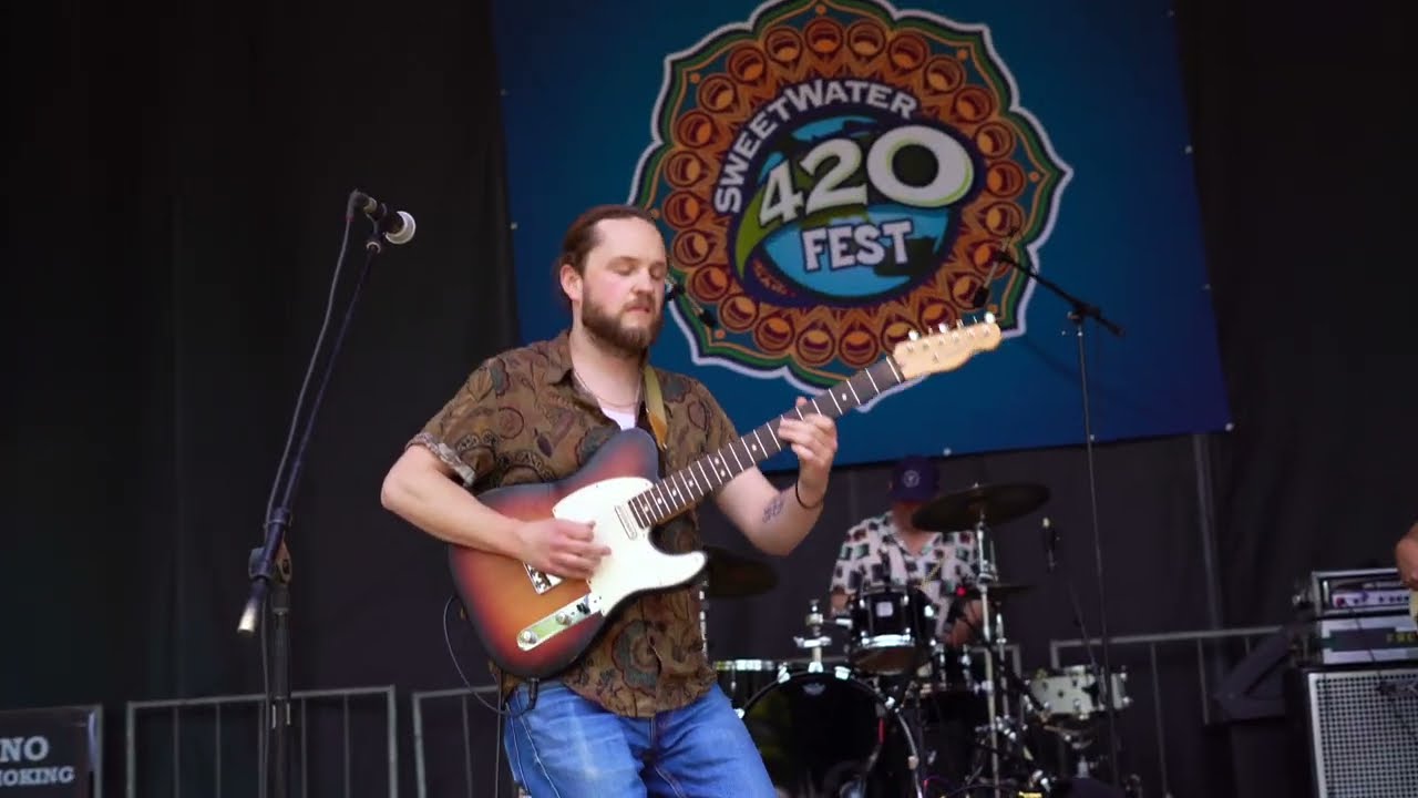 Taylor Scott "Talk to Me" guitar solo - Sweetwater 420 Fest - YouTube