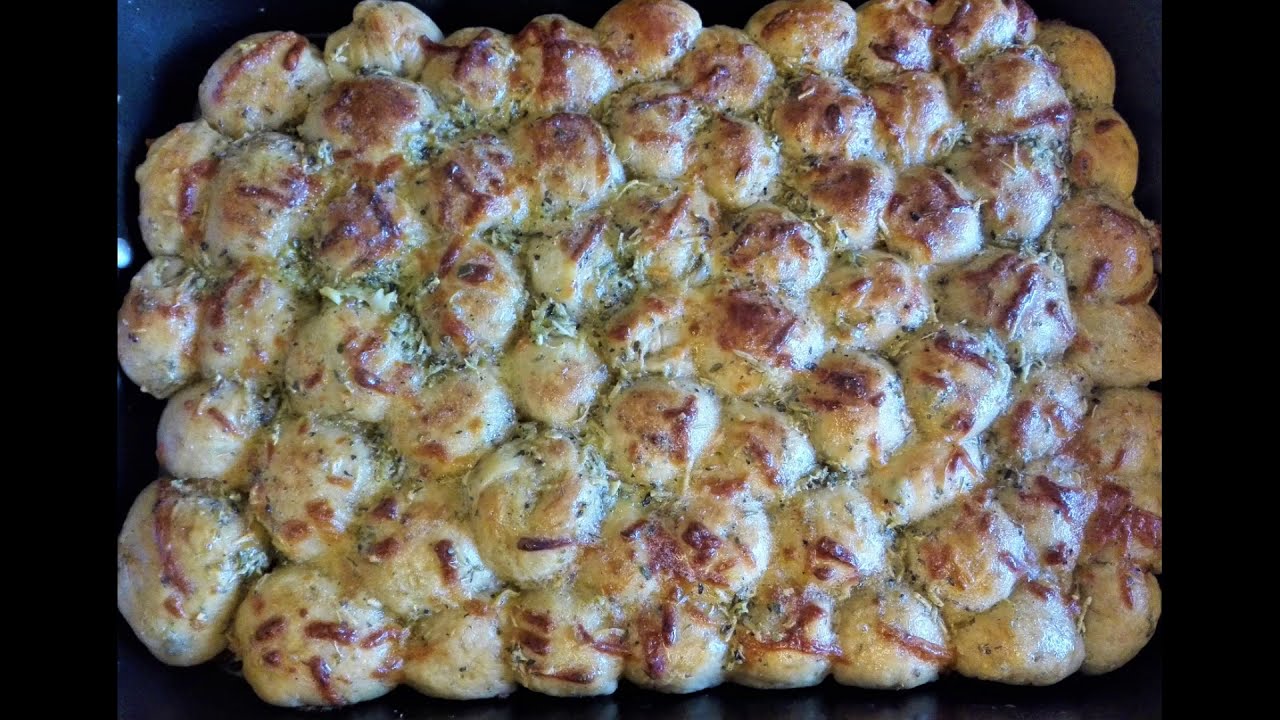 No Knead Tear & Share Garlic Bread Recipe | Pull Apart Garlic & Herbs ...