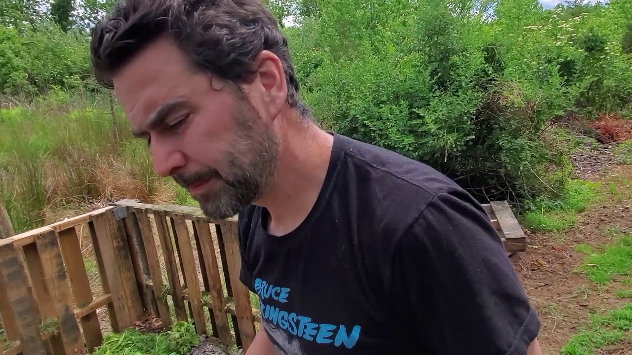 Building a large compost pile - First try - YouTube