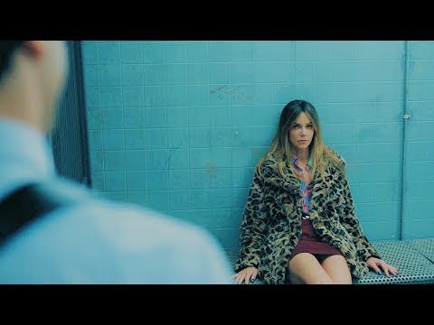 Temizlikçi kılığında emniyete giren 160 IQ’lu kadın, yaptıkları ile polisleri bile şok ediyor!