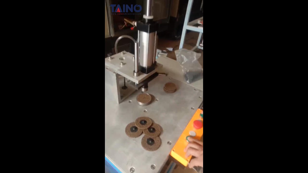Quick change disc making machine&Roloc disc making machine - YouTube