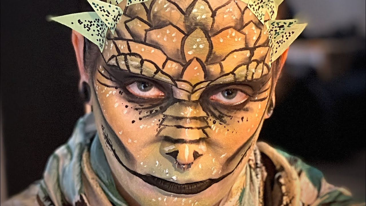 Queen of the lizard people makeup - YouTube
