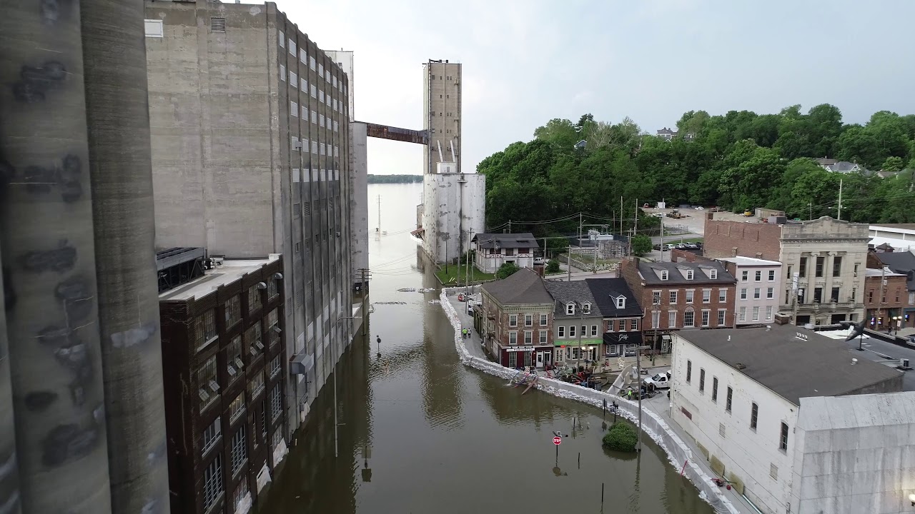 Drone video shows flooding in Alton on June 1, 2019 - YouTube