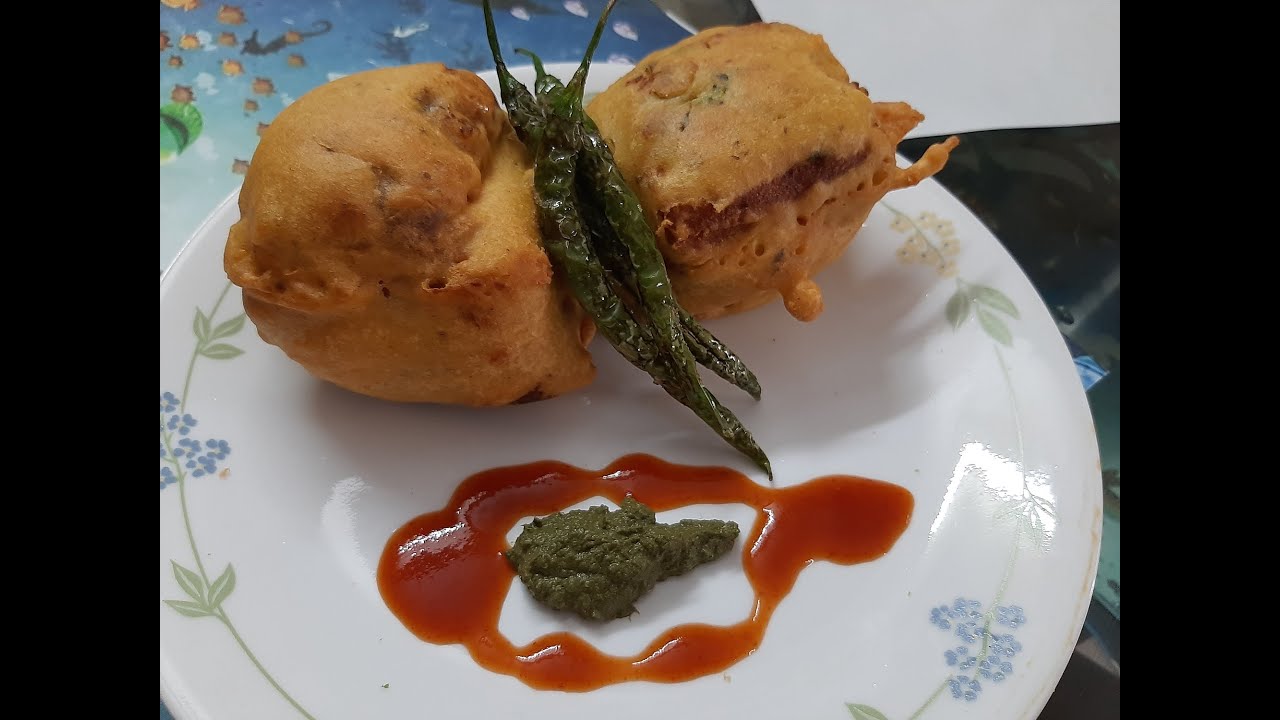 The Paav Wada (Ulta Wada Paav) by Foodzgood - YouTube