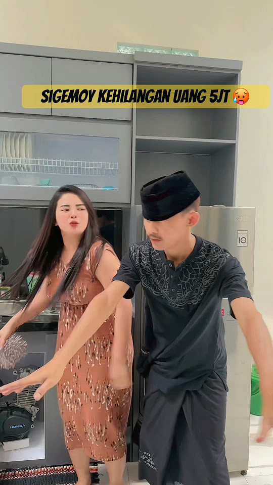 Sigemoy uangnya dicuri 🤣 - YouTube