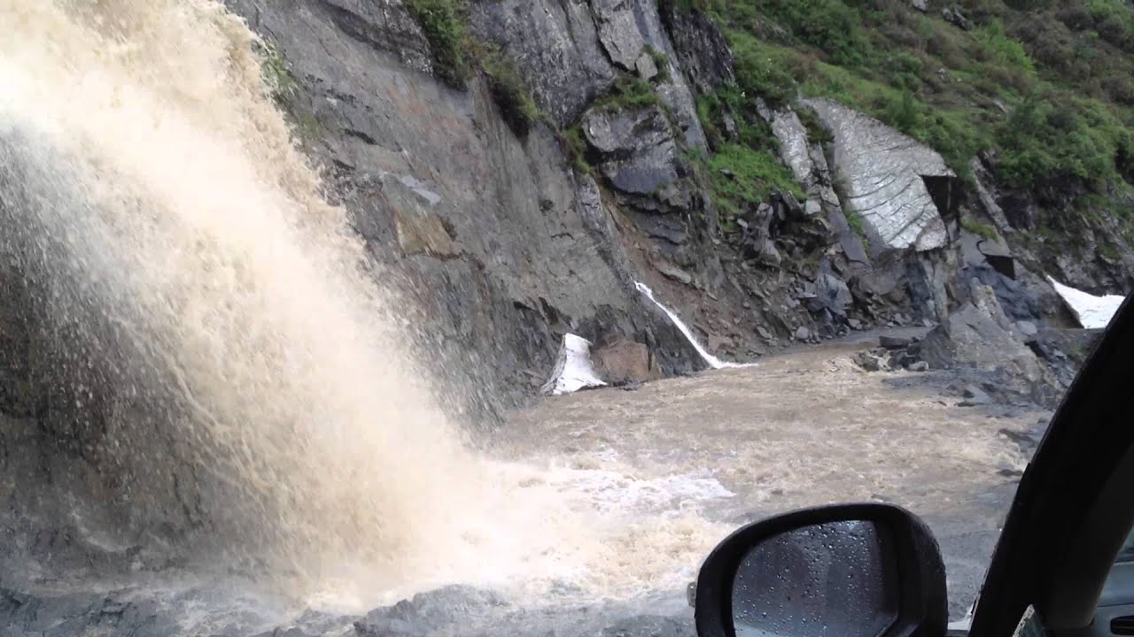 Flash flood@Sach Pass#साच पास| Pangi Chamba route near Satrundi - YouTube
