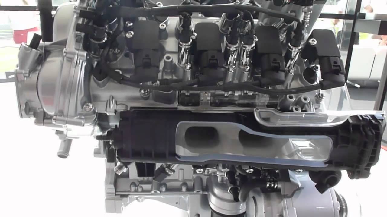Audi 4.0 V8 TFSI Plus Schnittmodell - YouTube