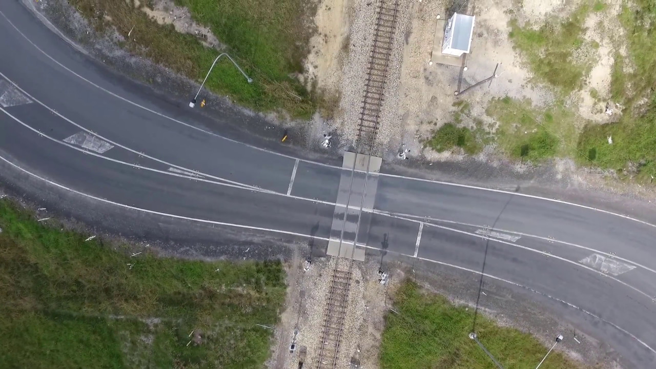 Lithgow NSW, power station and train crossing - YouTube