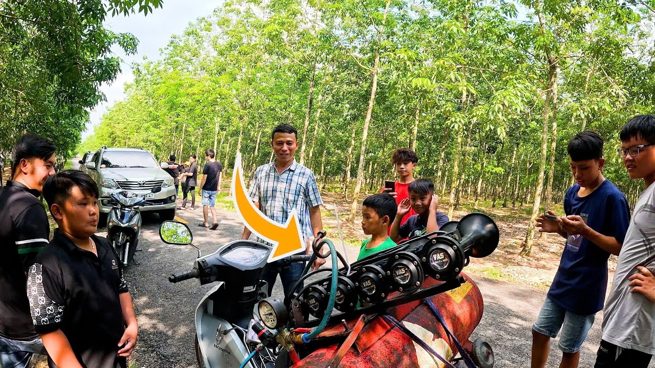 Bất Ngờ 3 Xe Đại Chiến Kèn Basuri! - YouTube