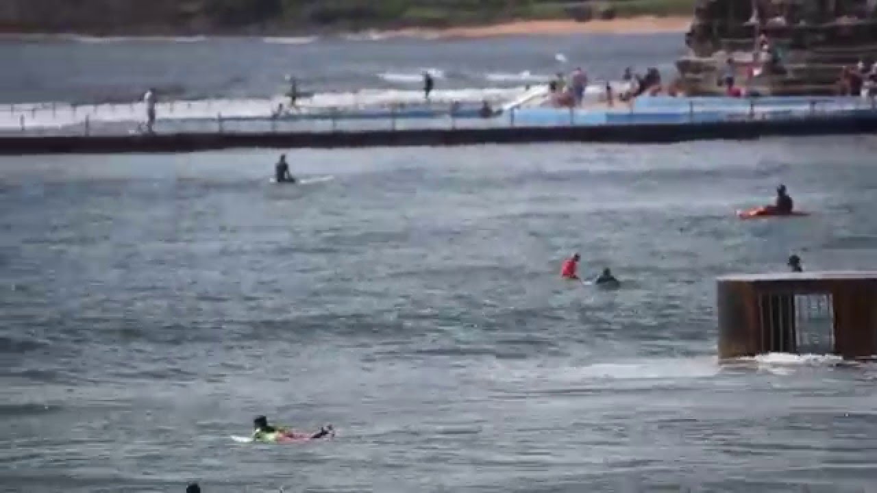 Collaroy Beach surf Tuesday 29 Dec 15, late morning - YouTube