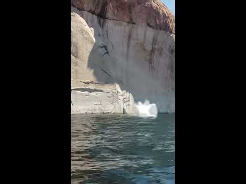 Insane 100 foot cliff jump at Lake Powell! - YouTube
