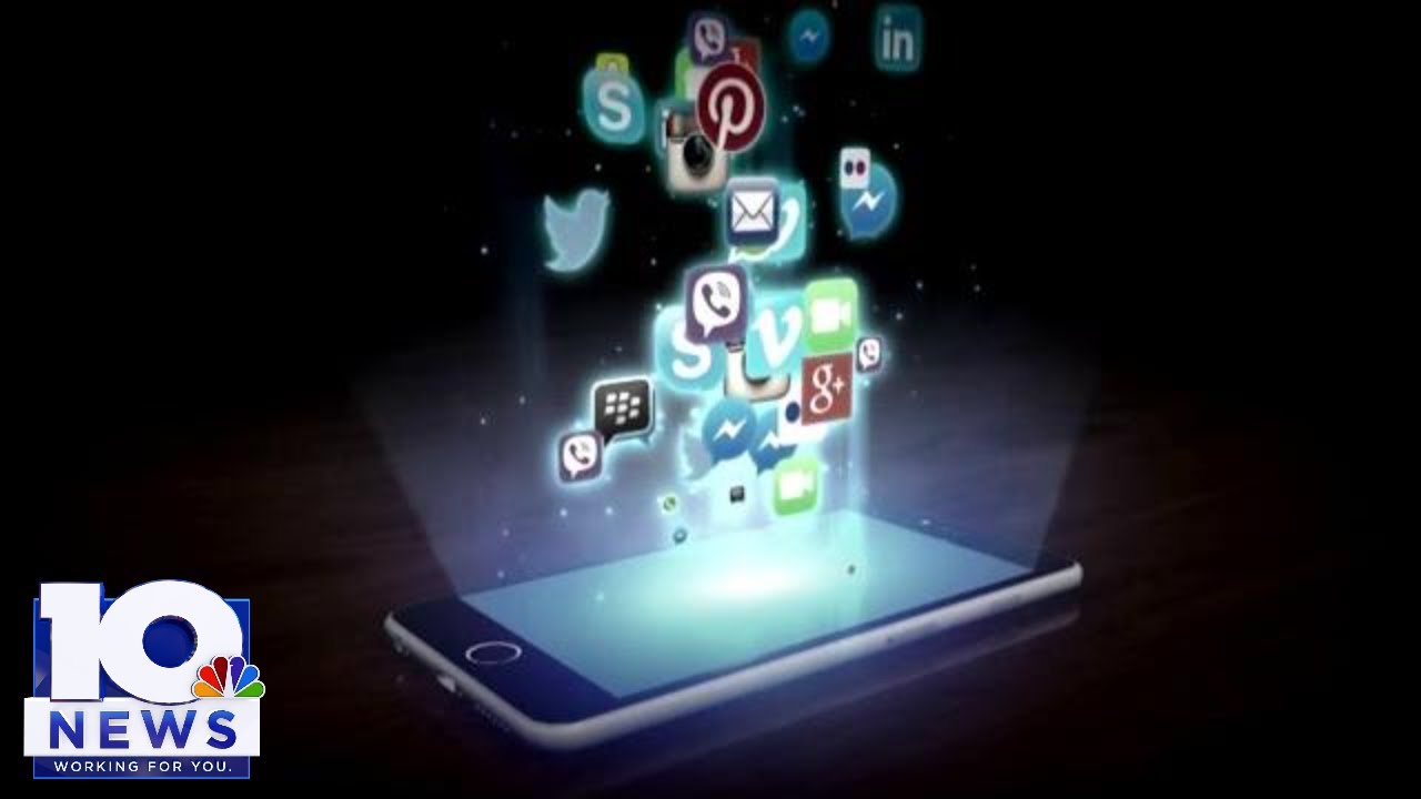 Warning signs of online predators - YouTube